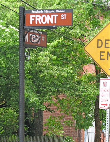 historic district street signs arrive along Front St. (updated) | suns ...