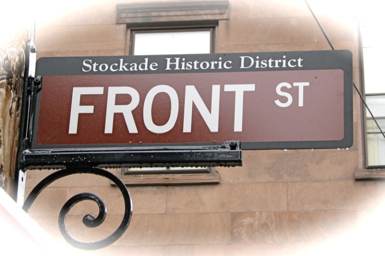 historic district street signs arrive along Front St. (updated) | suns ...