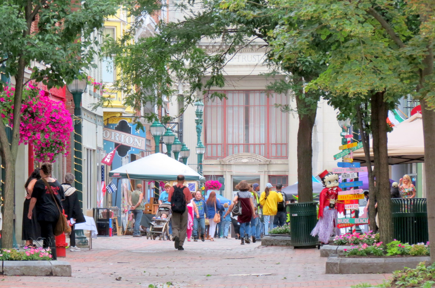 early on a Schenectady SummerNight (2017) | suns along the Mohawk